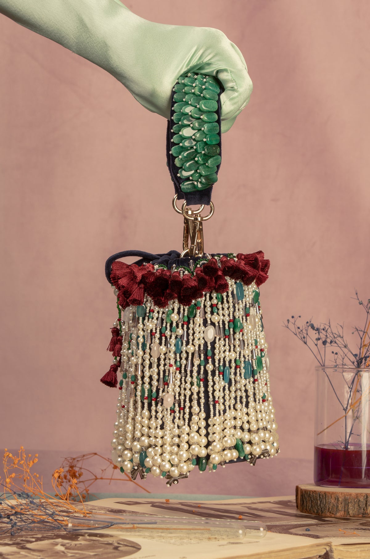 AASMAA BUCKET BAG – The Right Sided